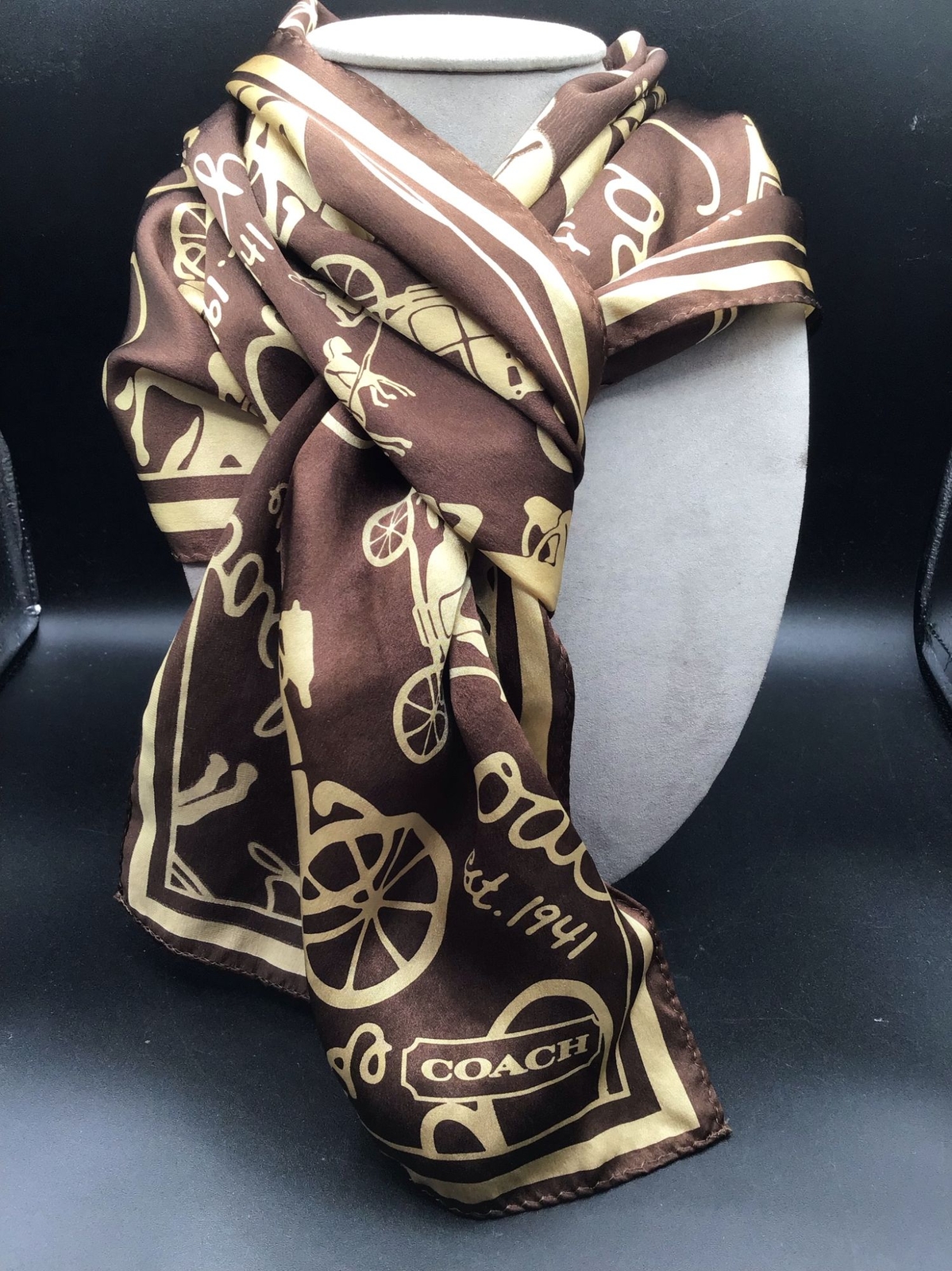 Coach beige silk scarf - Gem