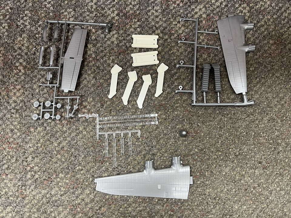 * VINTAGE MONOGRAM LOCKHEED SUPER G CONSTELLATION PLASTIC MODEL KIT # ...