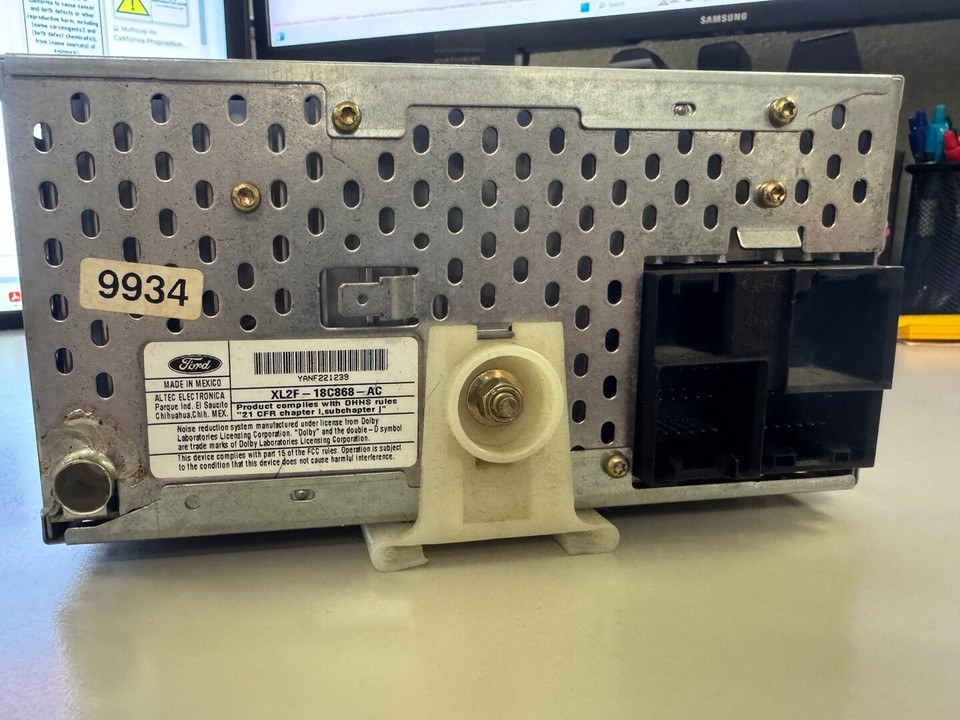 2000 Ford Excursion 6 Disc CD Player Cassette AM/FM Radio | eBay