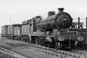 PHOTO LNER O4 2-8-0 NO. 63704 AT WHITEMOOR UP YARD 1951 | eBay