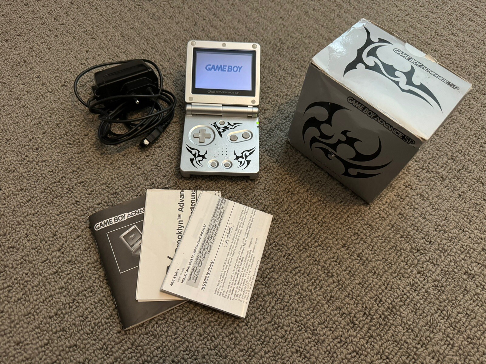 Nintendo Game Boy Advance SP - Tribal Limited Ed. - Silver (EUR Ver ...