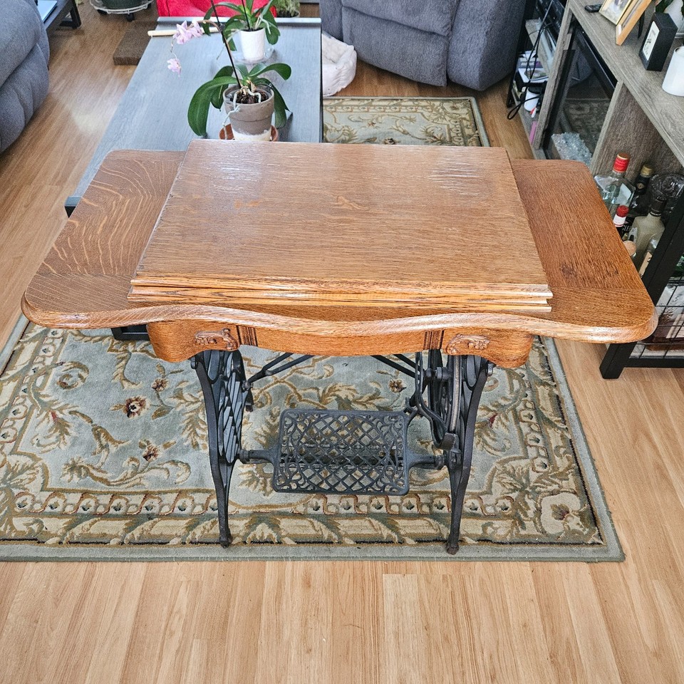 Antique Minnesota Model C Treadle Sewing Machine w/ 4 Drawer Cabinet ...
