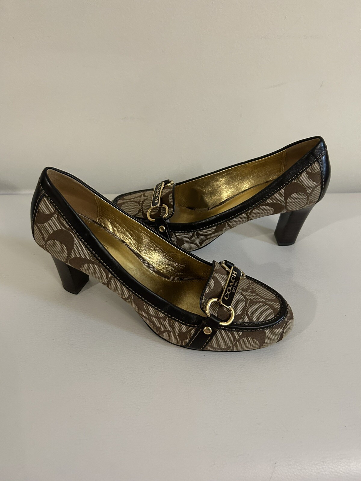 Coach "Charley" Signature C Pumps Sz 7.5 - Gem
