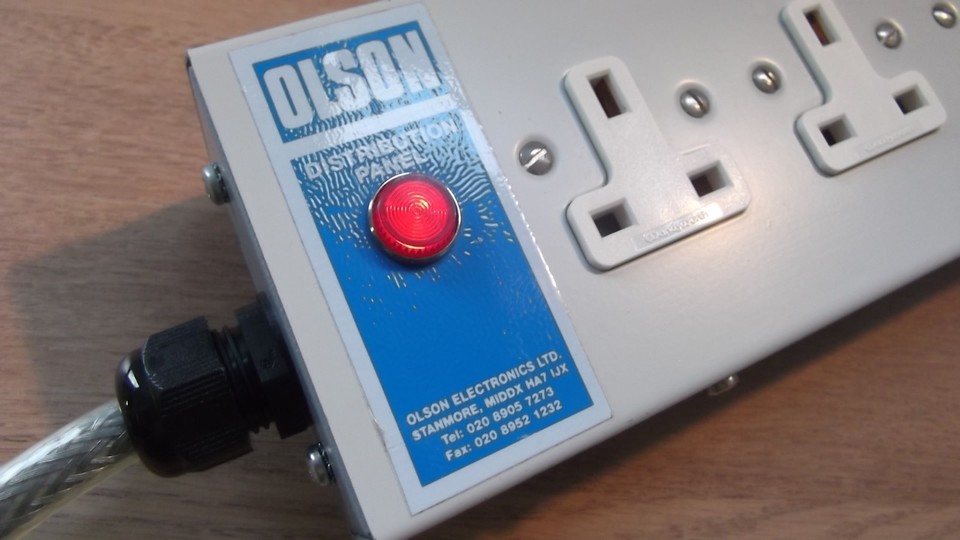 Olson 13A 7 Way Unswitched Power Distribution block. Screened/ shielded ...