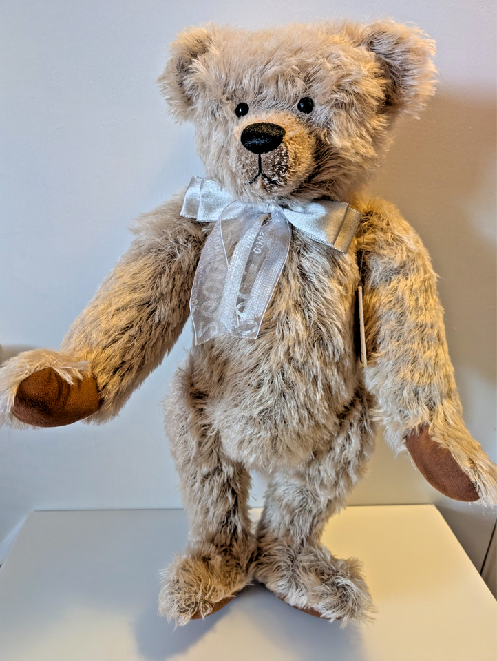 Mohair bear with growler 22" Biege "Magnus Millenium" LtdEd - Robin ...