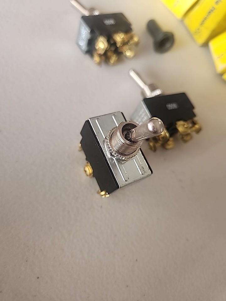 1 1/2 HP Toggle Switch, Silicone Switch Boot Lot, LR39145, E60272 ...