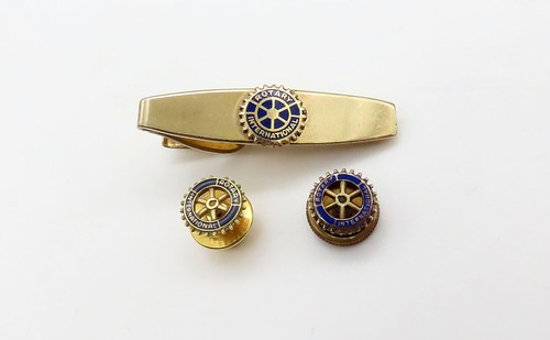 VINTAGE ROTARY INTERNATIONAL TIE CLASP & 2 LAPEL PINS INLAID BLUE ...