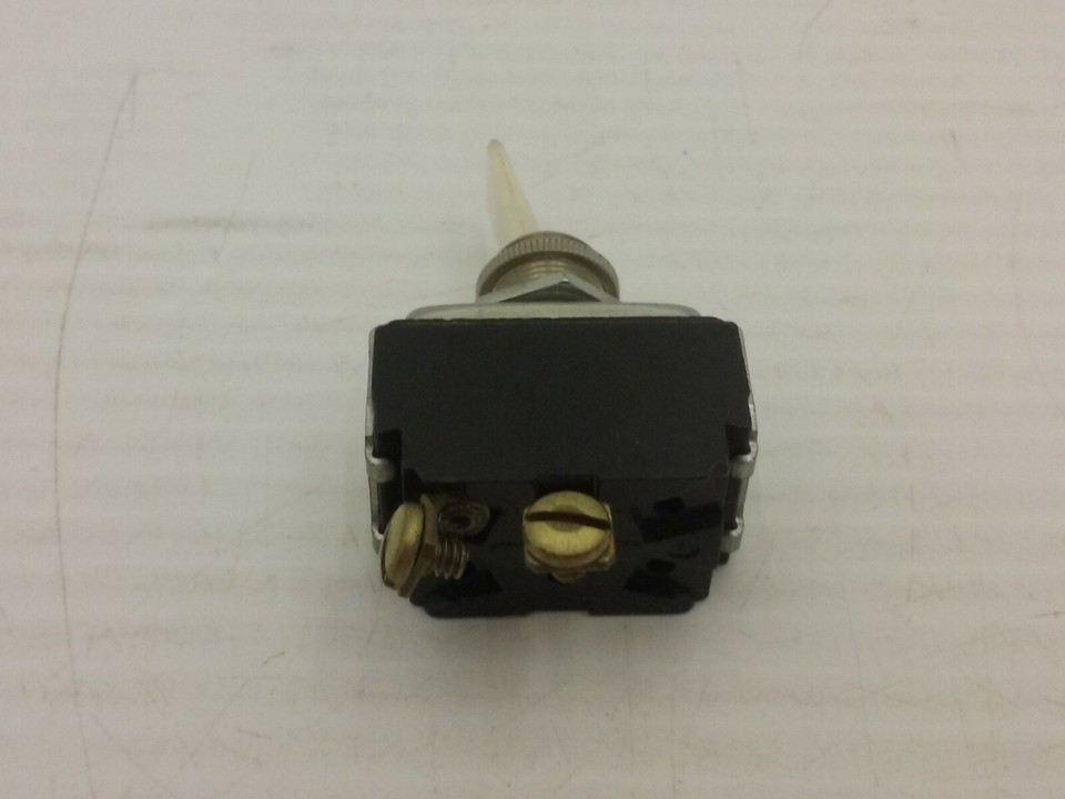 UND. LAB INC. TOGGLE SWITCH 6A 125V 3A 250V AC MAINTAINED NNB | eBay