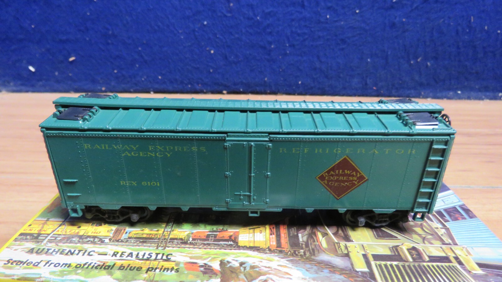 HO Athearn BOXED 1609 40' Reefer Railway Express REX 6101 623424 | eBay