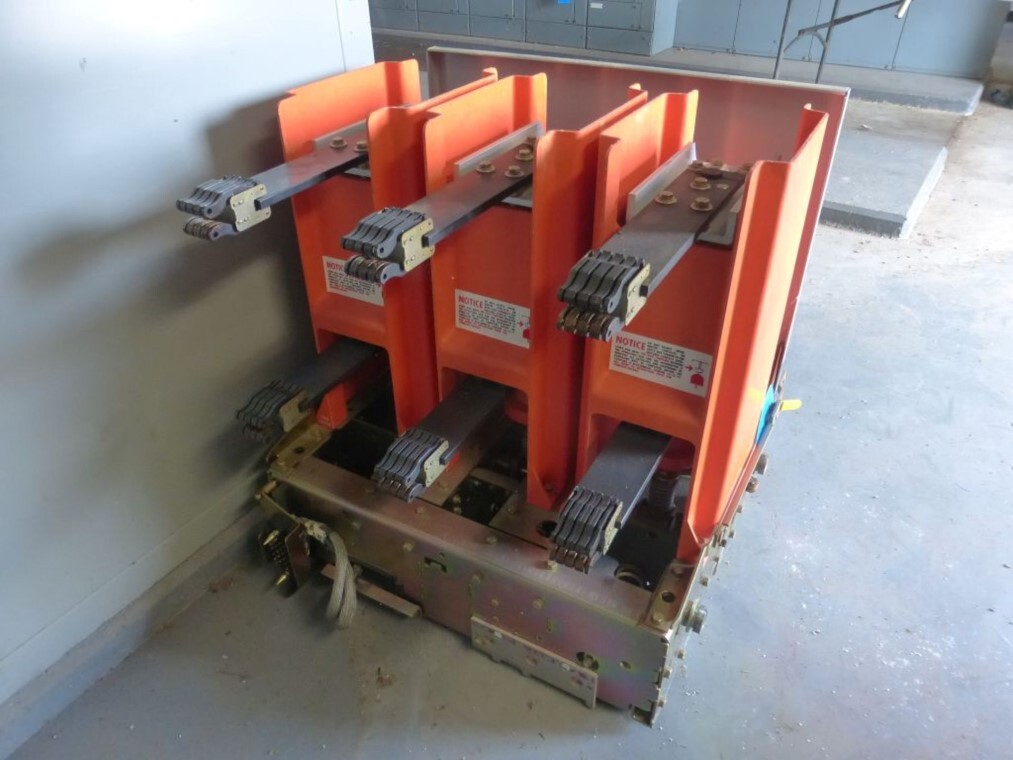 GE POWERVAC SWITCHGEAR W/ VB1 13.8-1000-3, 15KV, 1200A BREAKER | eBay