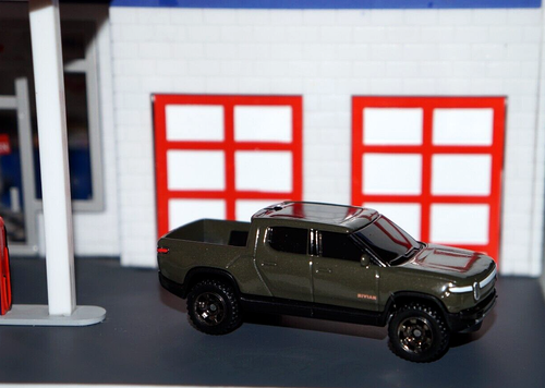1:64 Scale 2021 Rivian R1T Ev Drk Green Truck Diecast Model Replica Car ...