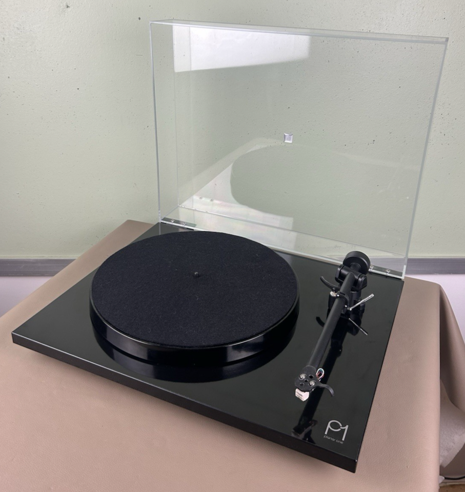 REGA PL1 BLACK TURNTABLE | eBay