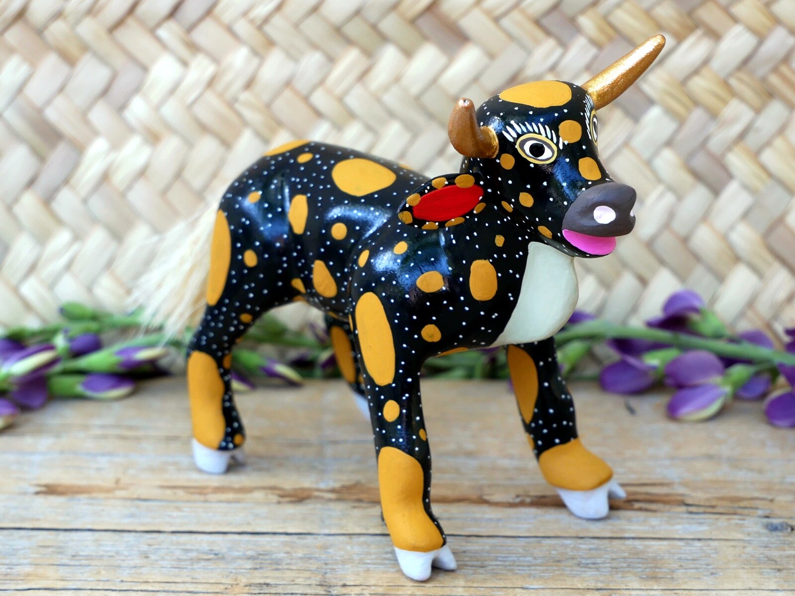Alebrije Cow Black & Gold Handmade by Inocencio Vasquez Oaxaca Mexican ...