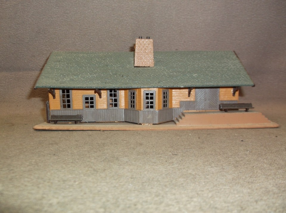 POLA HO SCALE MODEL TRAIN RAILROAD FREIGHT PASSENGER STATION WAREHOUSE ...