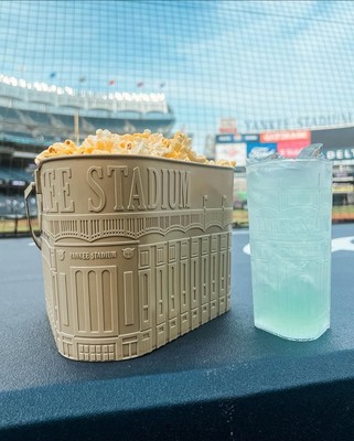 New York Yankees - Yankee Stadium Empty Popcorn Bucket & Cocktail Cup ...
