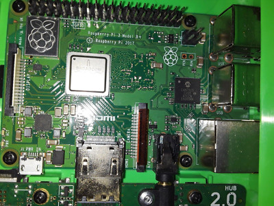 * WORKING Raspberry Pi 3 Model B+ installed Pi-top Modular Laptop ...