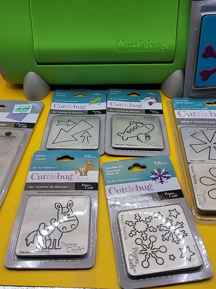 Provo Craft CuttleBug Die Cutting Machine Green Includes Dies, Folders ...