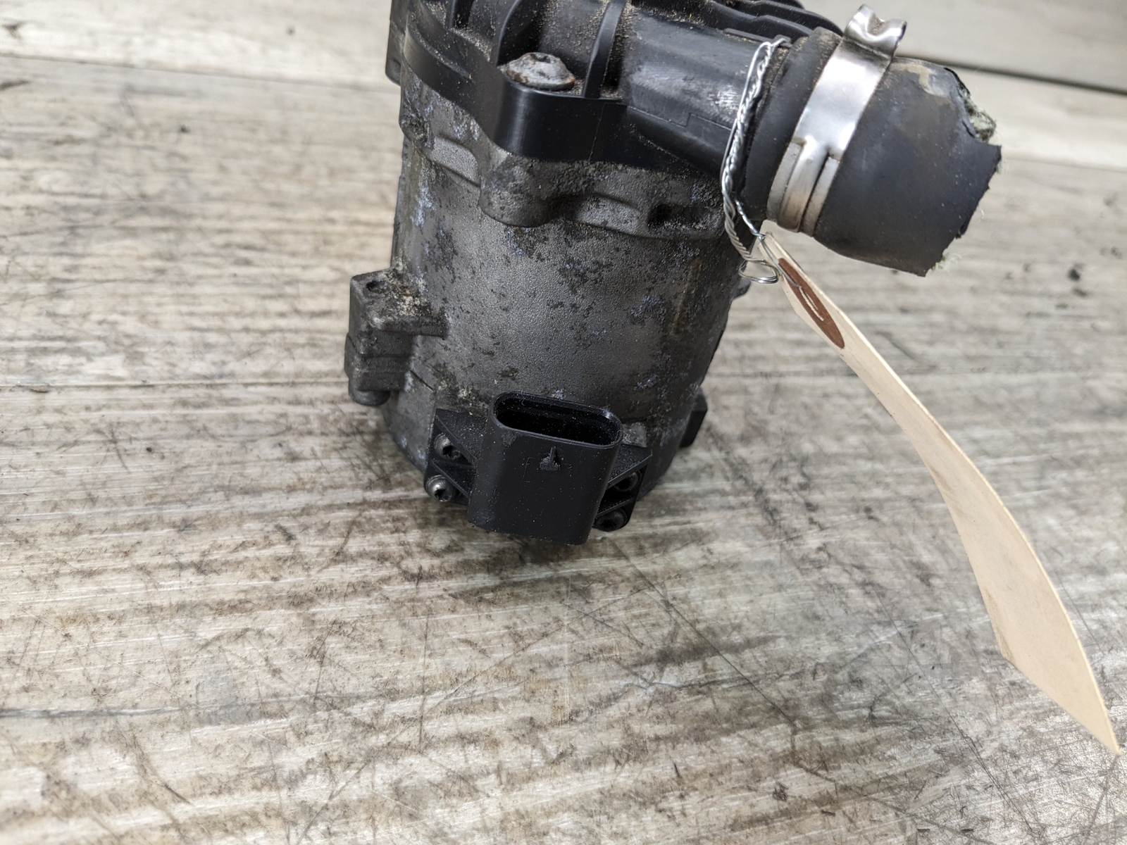 OEM BMW M5 M6 F10 F06 F12 F13 Radiator Auxiliary Water Pump S63 Engine ...