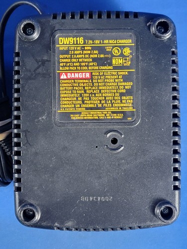 18v DeWalt Set 1/2" Drill DC970, Rechargeable Light DW919, 2 Batteries ...