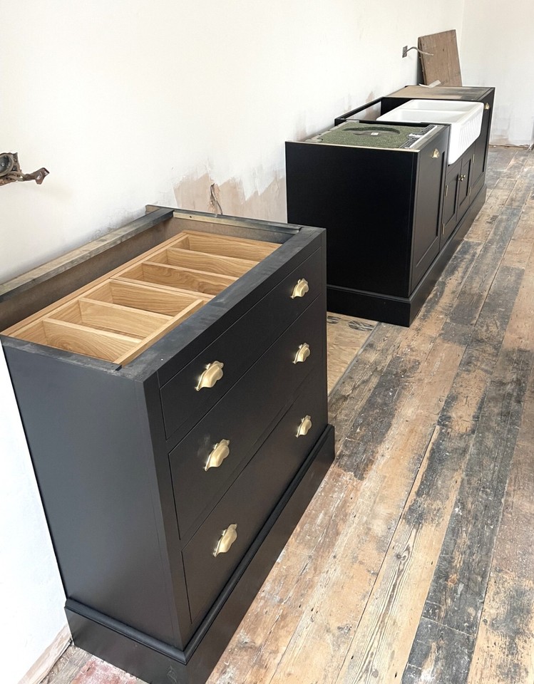 HANDMADE DEVOL STYLE IN-FRAME BESPOKE KITCHEN UNITS. MADE ANY SIZE OR ...