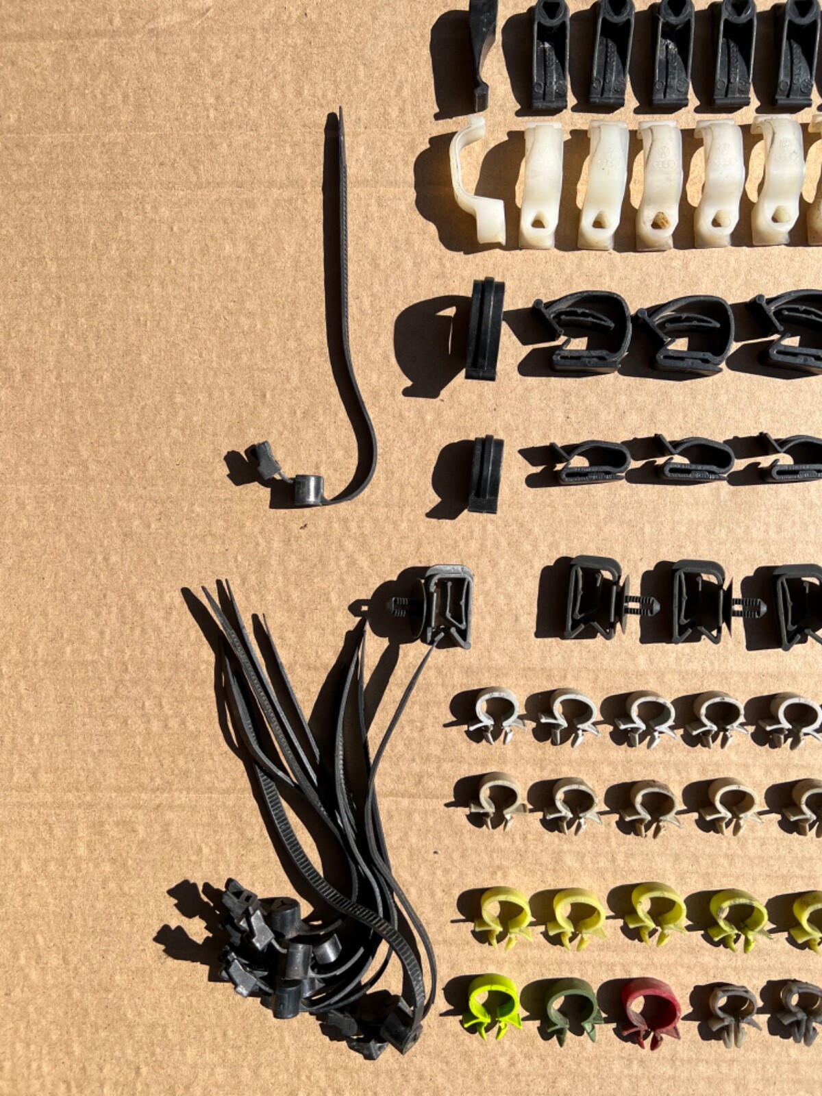 VW Golf mk2 Gti Wiring loom holder clips | eBay