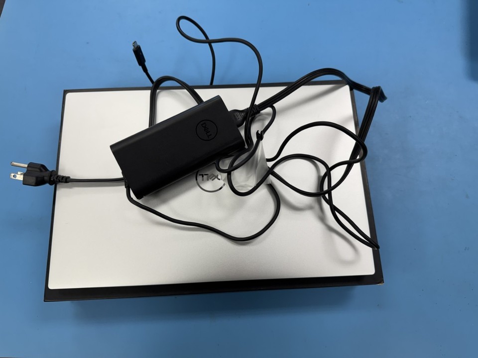 Dell XPS P91F | 15" | i7 CPU | 8GB RAM | 1TB SSD | eBay