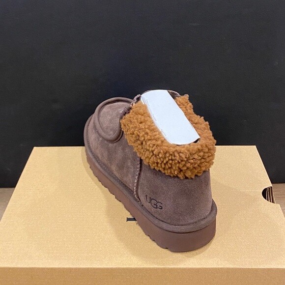 UGG Women's Funkarra Burnt Cedar Brown Short Ankle Boots Bootie Shoes 6 ...