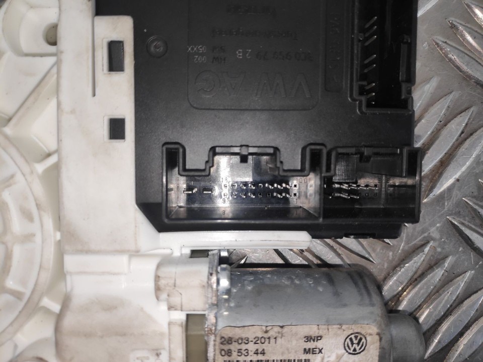 MOTORE FINESTRINO PORTA VOLKSWAGEN JETTA III 1K2 2011 (ANTERIORE ...