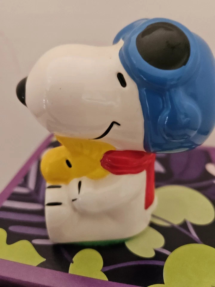 Peanuts/ Butterfly Paper Weight Flying Ace Snoopy Hugging Woodstock | eBay