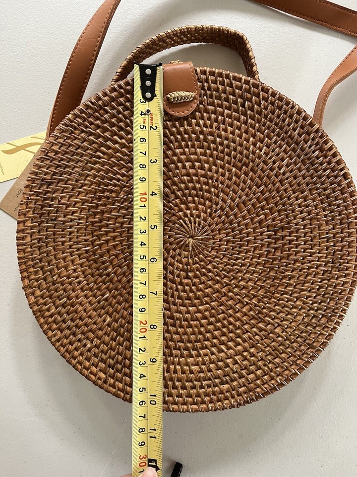 Collection Eighteen Womens Bamboo Circle Hand Crafted Shoulder Purse ...
