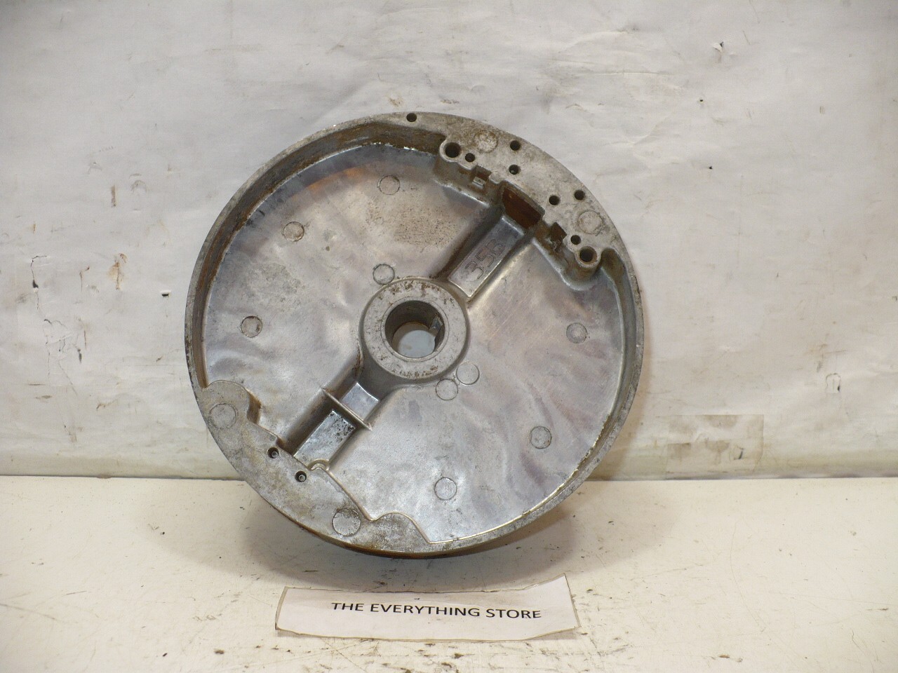 BRIGGS AND STRATTON 124T02 ENGINE FLYWHEEL #691987 IN USED CONDITION ...