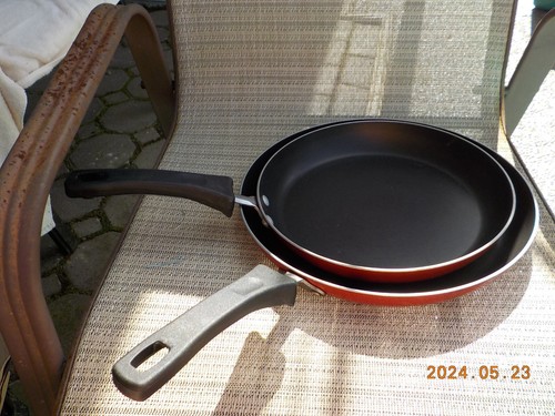 Set of 2 Farberware Neat Nest frying pans - 12" and 10.5" RED | eBay