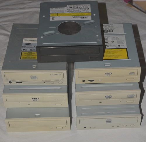 (ONE PATA / IDE CD OR DVD Drive) - Black and White - See dropdown for ...