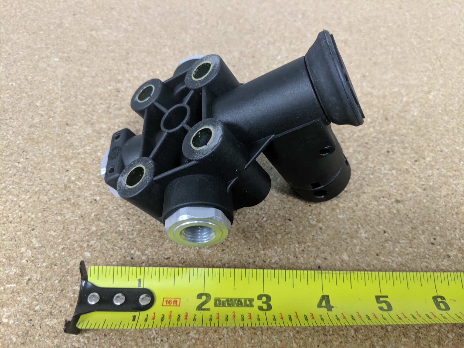 Height Control Leveling Valve Excel# EM37070 Ref 90554241 KN27000 ...