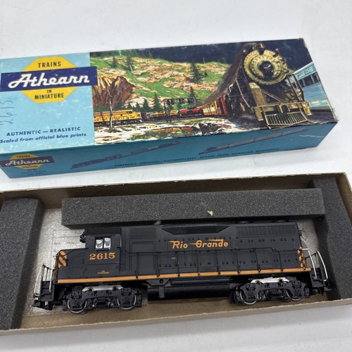 Athearn HO Scale Rio Grande Diesel GP-35 Locomotive #2615 Powered ...
