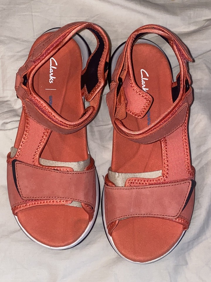 Clarks Womens Wavewalk Wave 2.0 Skip Shoes Sandals Walking Pink ...