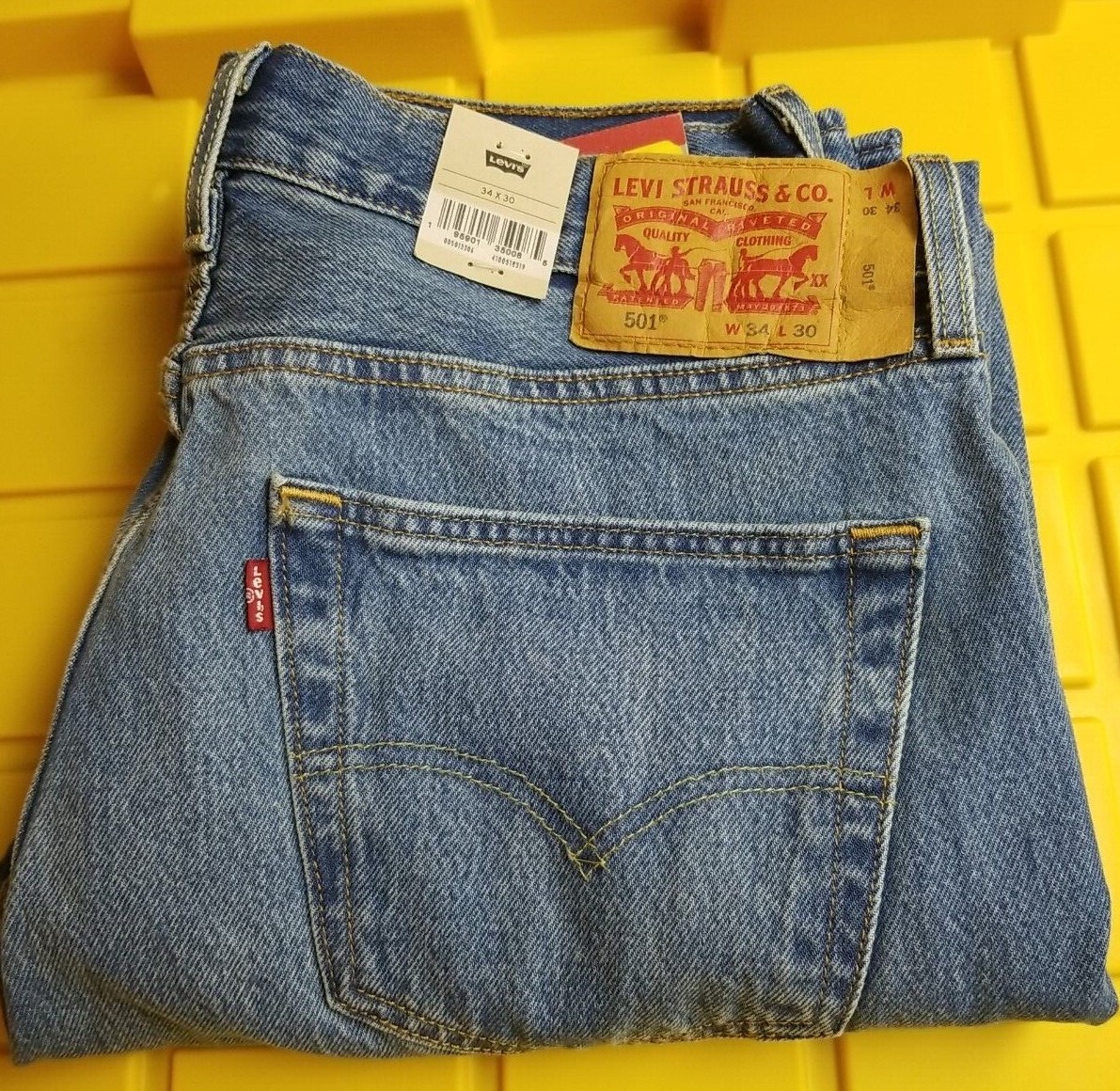 Levis 501 Jeans Size 34 X 36 Dark Stonewash Mens Button Fly Levis 501 Jeans Size 34 X 36 Dark Stonewash Mens Button Fly