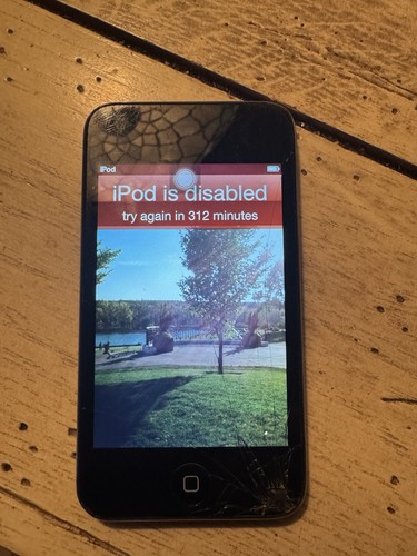 Apple iPod touch 4th Gen BLACK 8GB CRACKED DIGITIZER, DISABLED BROKEN ...