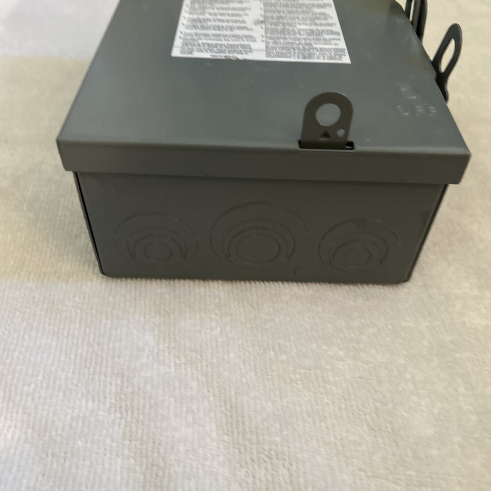 Square D - DU221RB 30A, 240V, 3R, 2 Pole General Duty Safety Switch ...