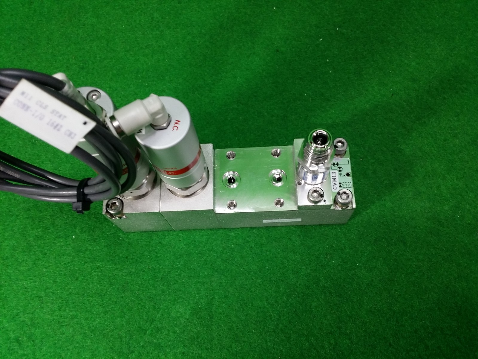 FUJIKIN FBSDAL-RS20-6.35UGF-2B5-DVD VALVES BLOCK C. No. 095901 , USED ...