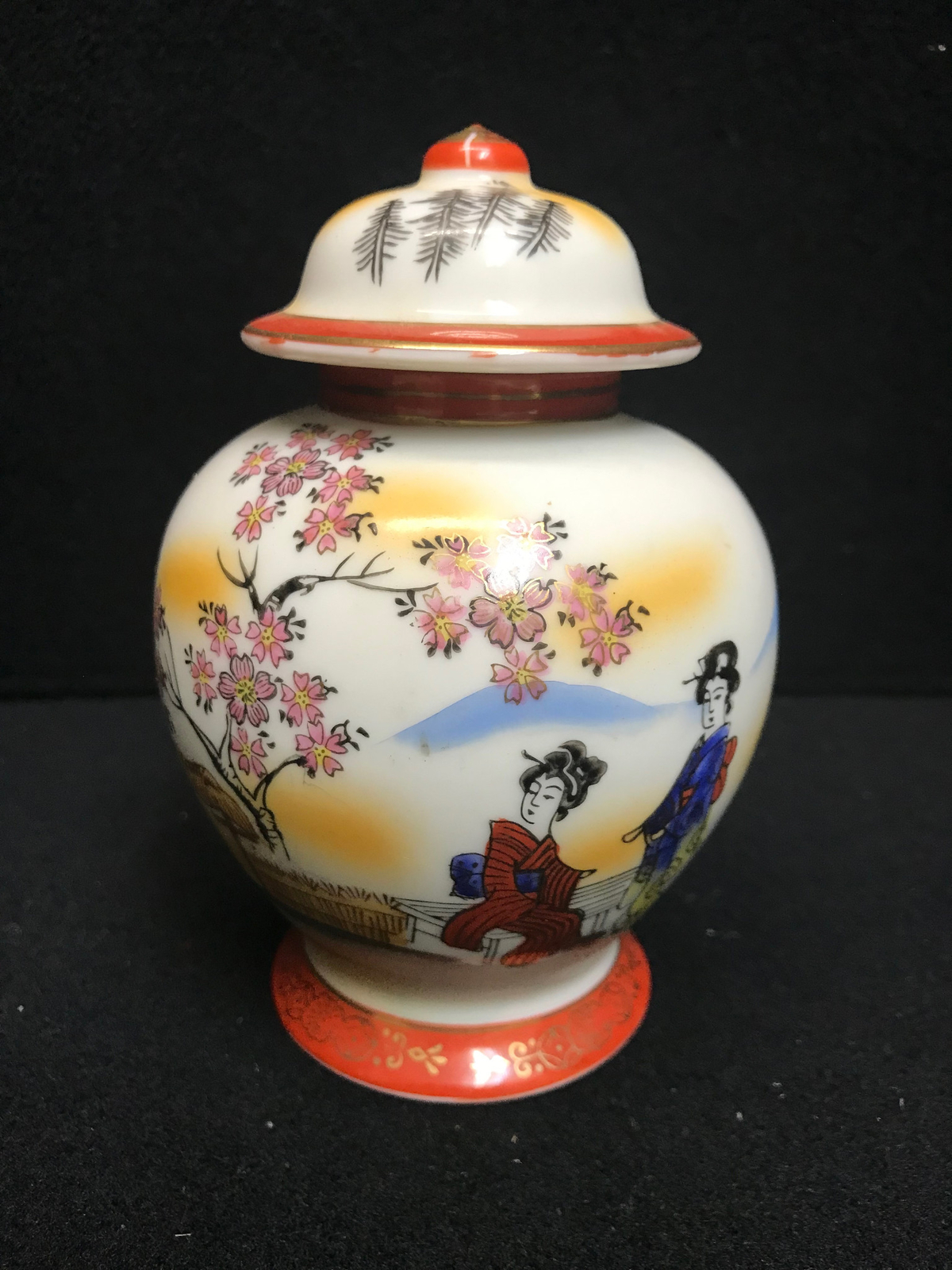 Vintage Japanese Geisha Girls Hand Painted 5 1/2" Urn / Ginger Jar with ...