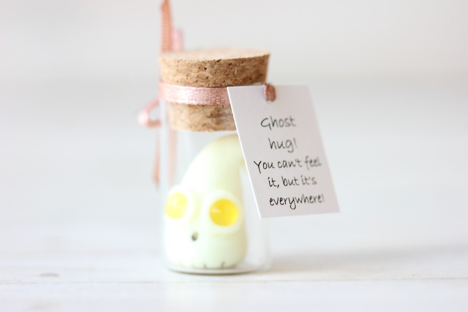 Ghost Figurine Glow in the Dark Spook Halloween Decorations Party Favor ...