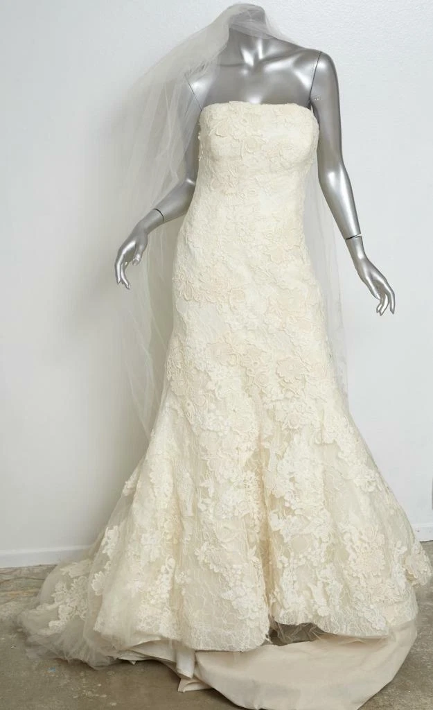 Vera Wang Strapless Mermaid Wedding Dress