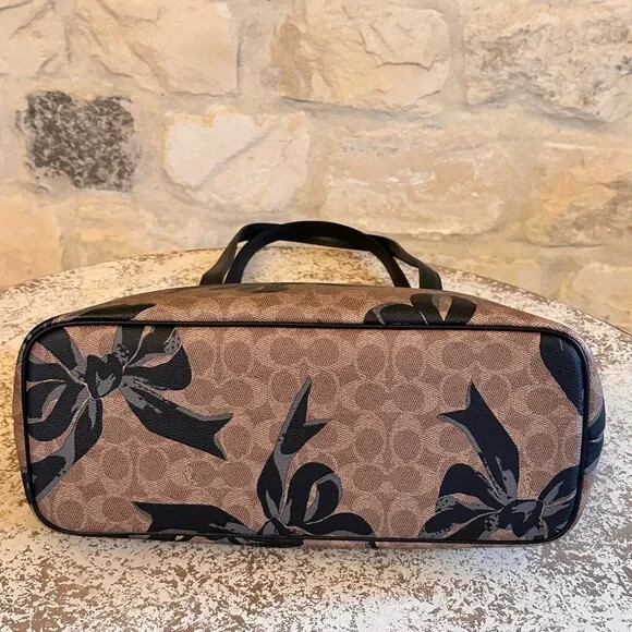 Coach Bow Print Gallery Tote Signature Canvas Brown Black Bag/Wallet ...