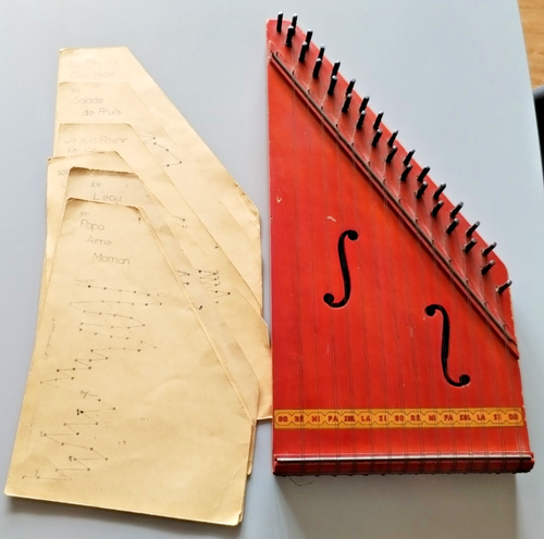 INSTRUMENT MUSIQUE - CITHARE BOIS AVEC SES PARTITIONS | eBay