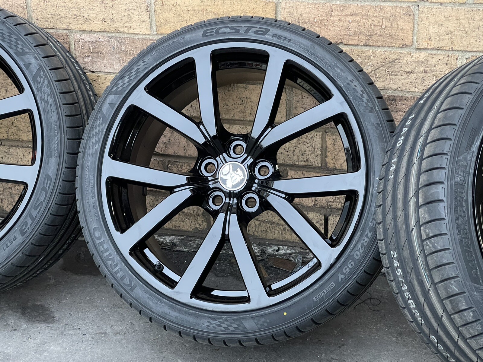 4X LIKE NEW GENUINE HOLDEN VF HSVI HF20 2018 20" WHEELS & NEW KUMHO ...