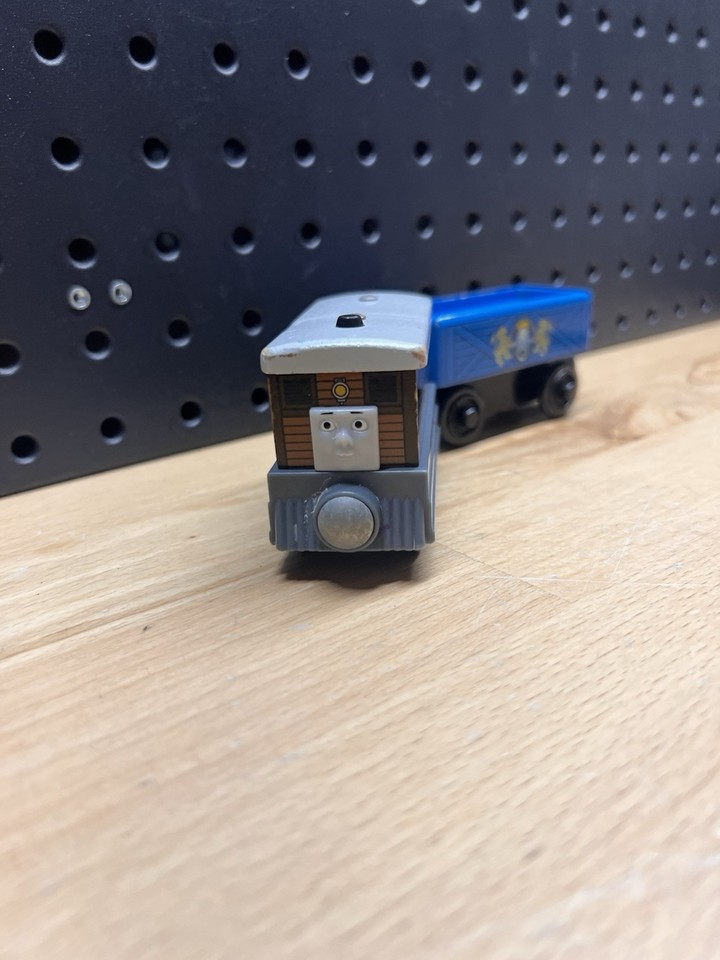 Thomas & Friends Wooden Railway Train Engine Toby Royal Crest Cargo ...