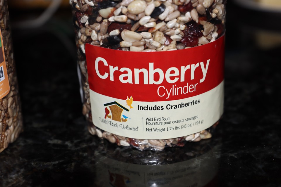 Wild Birds Unlimited Cranberry Cylinder Bird Seed Large 1.75 lb ...