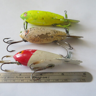 FISHING LURE 2 BOMBER DEEP DIVE WOOD 2¾" WHITE AND 3" YELLOW AND 2½ ...