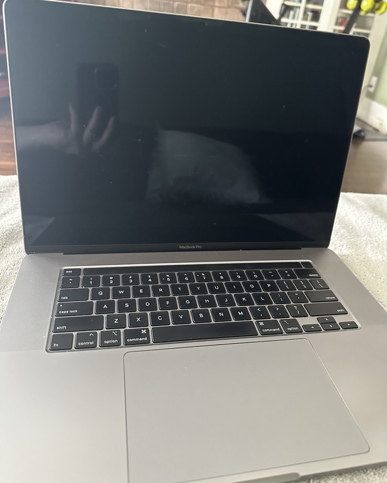 MACBOOKPRO 16IN 2.4 8-Core i9 Intel 4GB Gfx AMD Radeon Pro 5500M 1TB ...